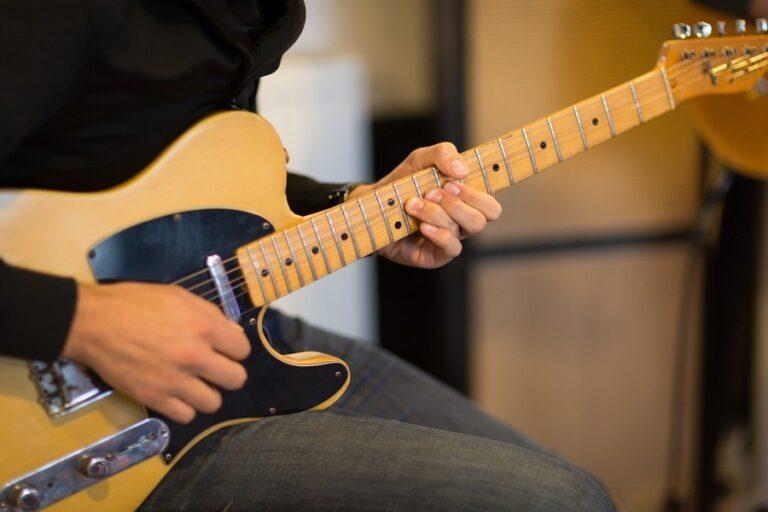 How To Perform Guitar Harmonics - Kevin Lee Guitars